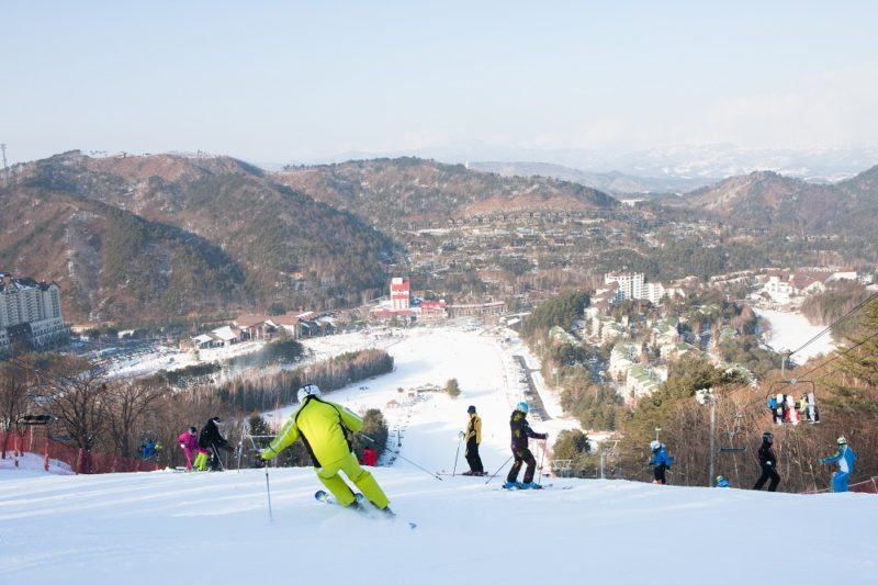 Yongpyong Resort one day Ski Tour with Snow Bus (Rentals Included ...