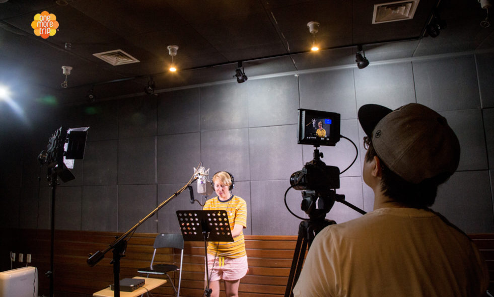 K-pop Dance Class in Seoul | KoreaTravelEasy