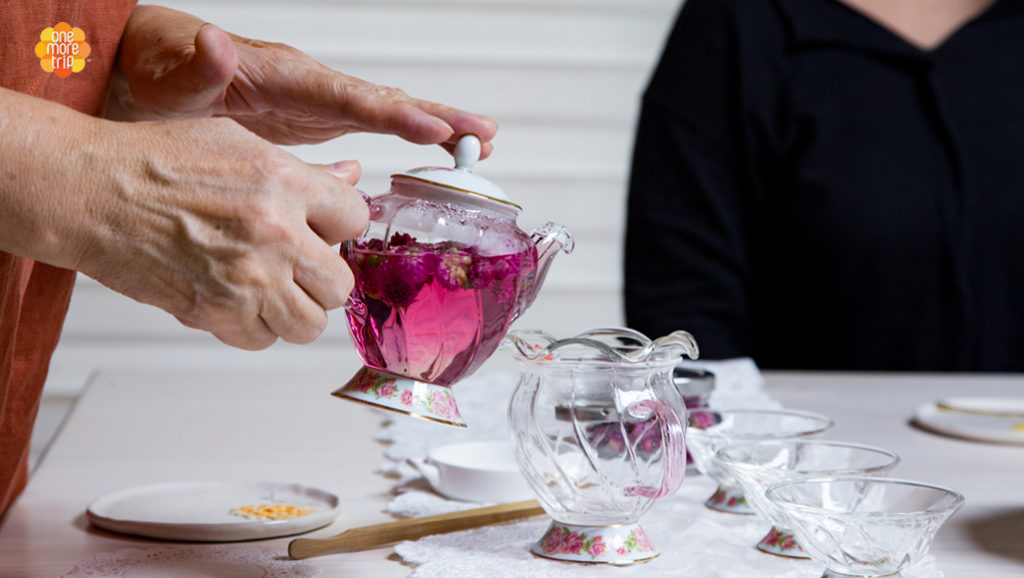 Korean Flower Tea Culture Experience in Seoul | KoreaTravelEasy