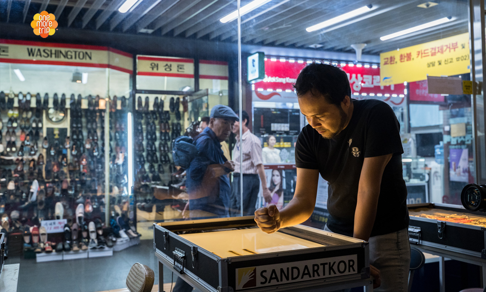 Sand art drawing experience in Seoul | KoreaTravelEasy